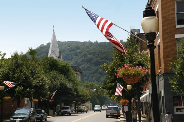 Hinton - Almost Heaven - West Virginia