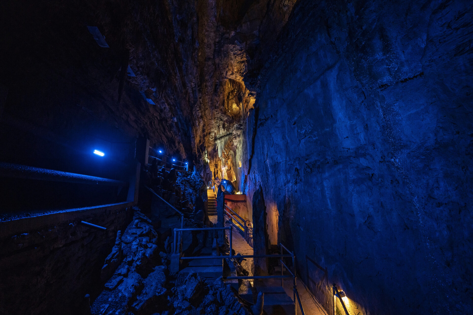 Adventure below the surface: West Virginia Caverns - Almost Heaven ...