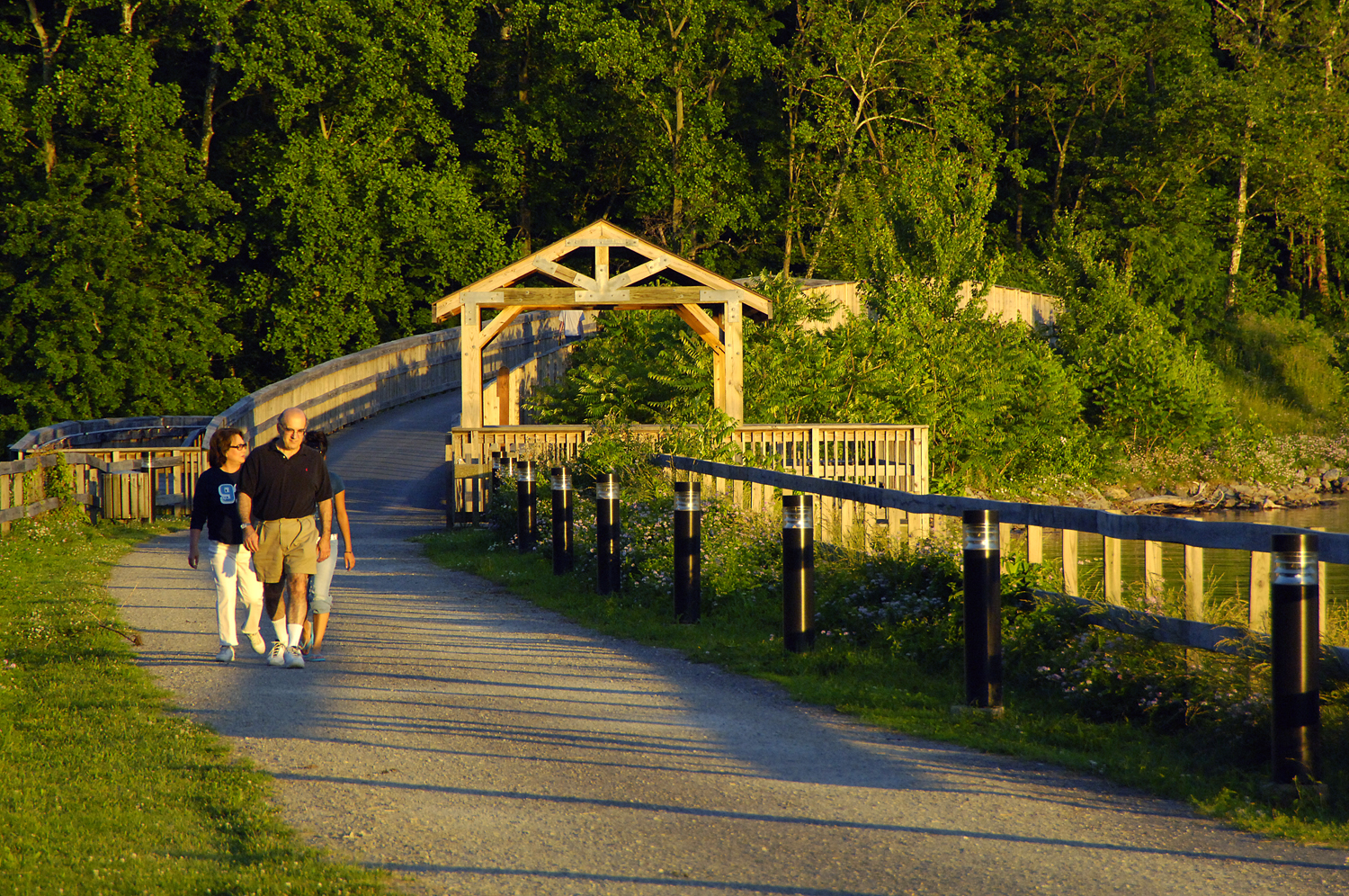 Soak Up The Sun With These 4 Lakeside Stays in West Virginia - Almost ...