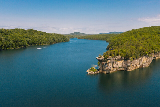 Soak Up The Sun With These 4 Lakeside Stays in West Virginia - Almost ...