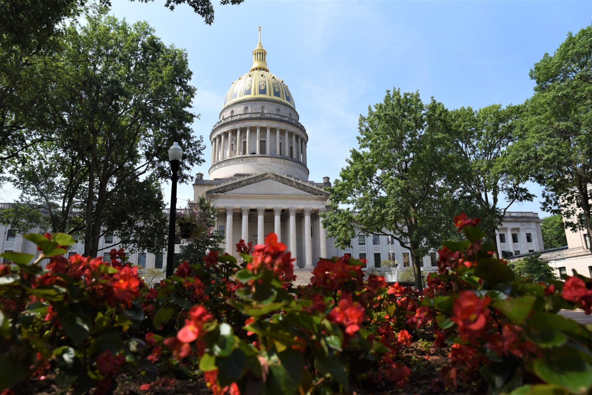 West Virginia State Capitol Complex in Charleston, WV - Almost Heaven ...