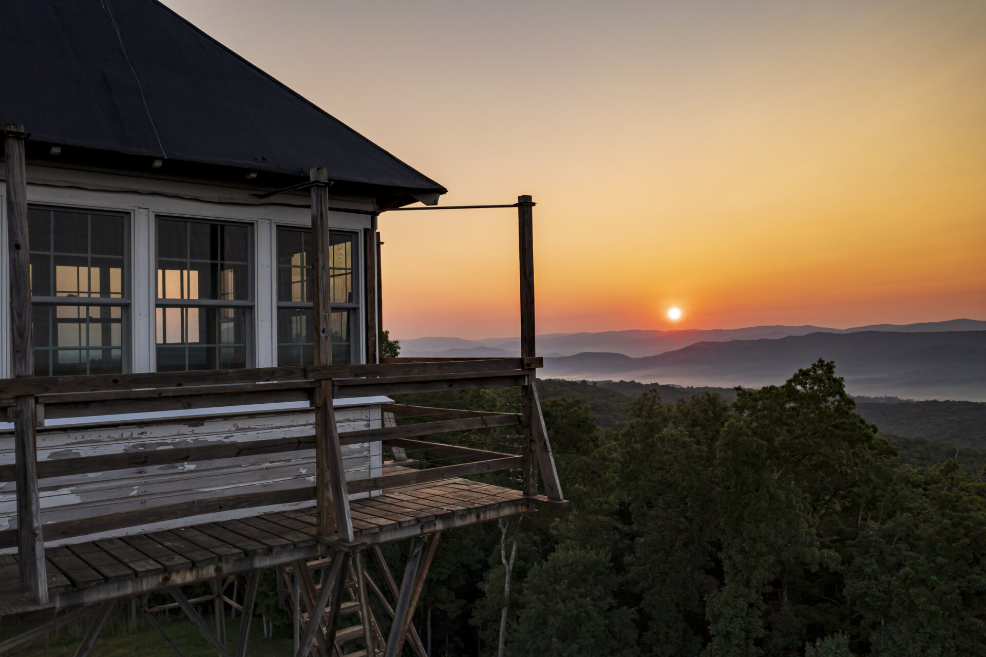 Unique WV Stays – Glamping Domes, Fire Tower Escapes & Farm Getaways