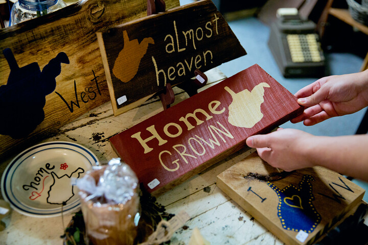 Explore the Art of Appalachia at these Holiday Craft Fairs and Artisan ...